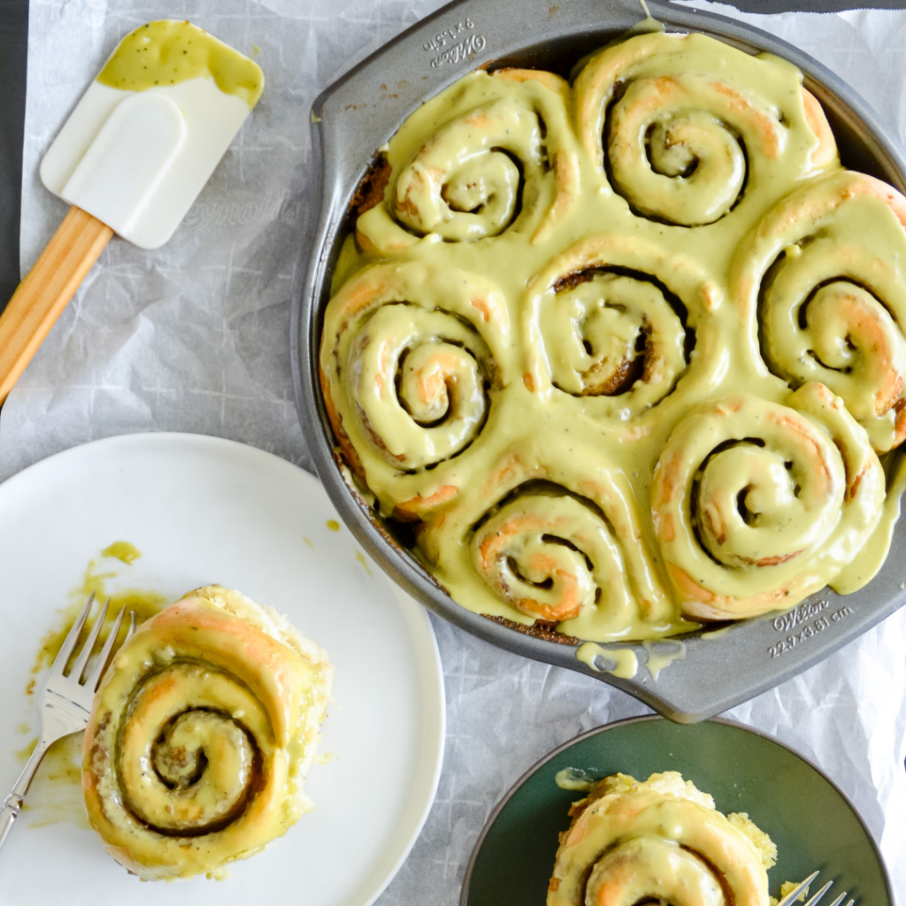 Matcha Cinnamon Rolls with Creamy Matcha Icing - Mozie