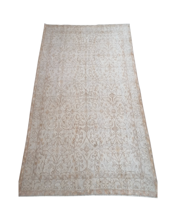 21 Gorgeous Vintage Neutral Area Rugs to Make Any Room More Cozy - Mozie