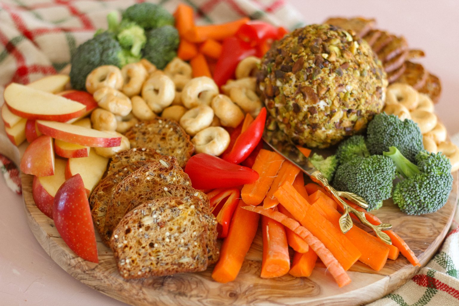 Fresh Vegetarian Holiday Grazing Board - Mozie Fresh Vegetarian Holiday Grazing Board - Mozie