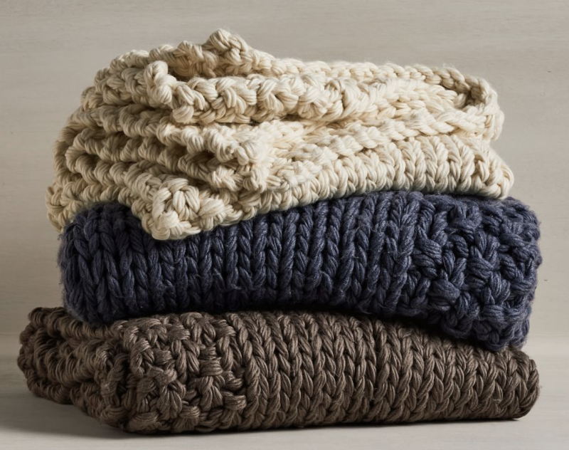 16 Best Cozy Throw Blankets to Cozy Up With - Mozie