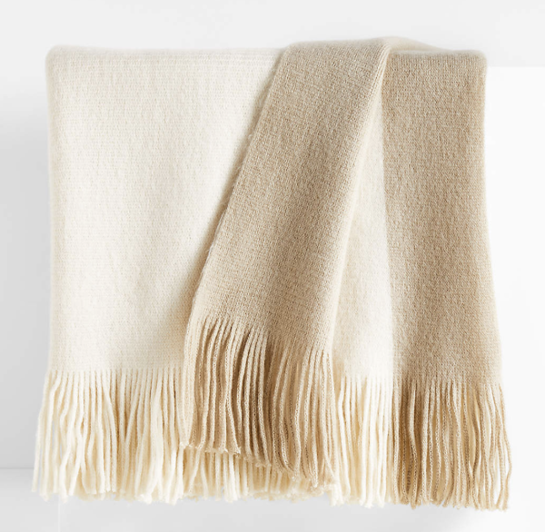 16 Best Cozy Throw Blankets to Cozy Up With - Mozie