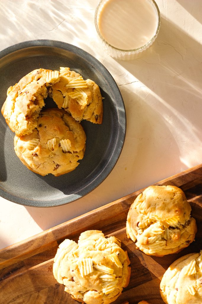 Toffee Potato Chip Chocolate Chip Cookies - Mozie