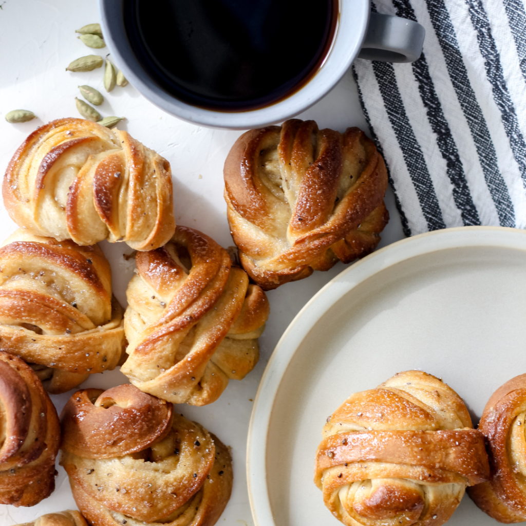 Swedish Cardamom Buns - Mozie