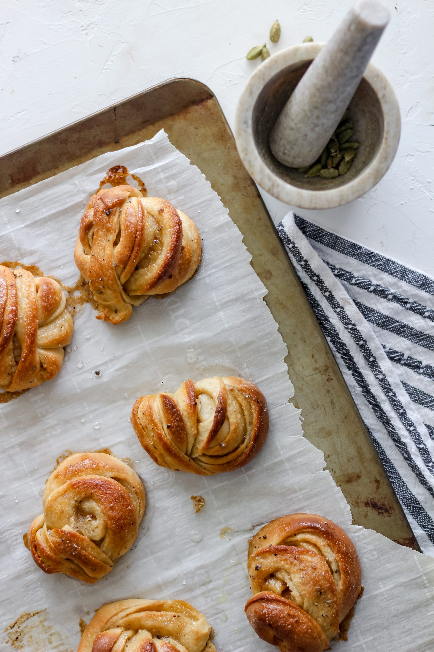 Swedish Cardamom Buns - Mozie