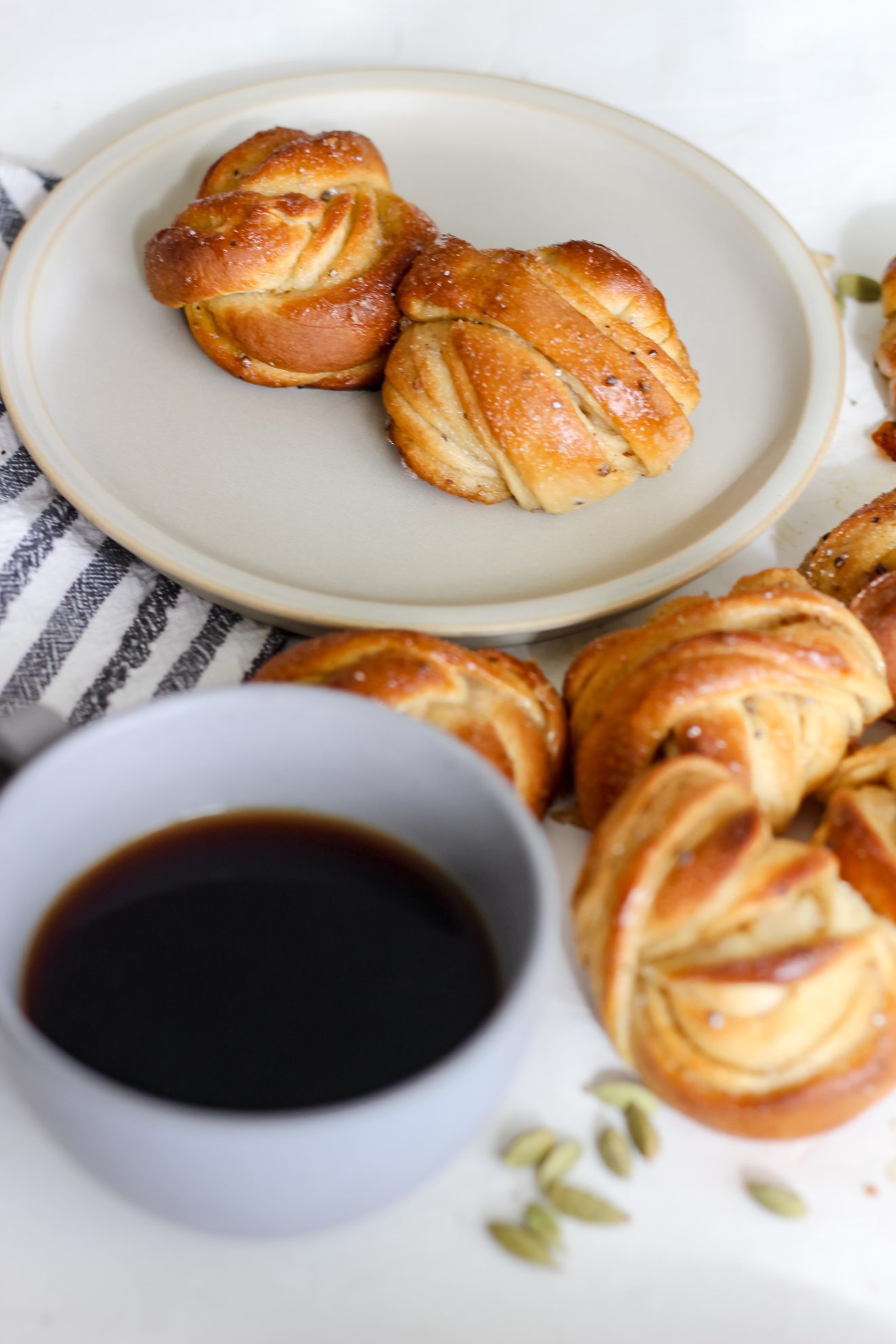 Swedish Cardamom Buns - Mozie
