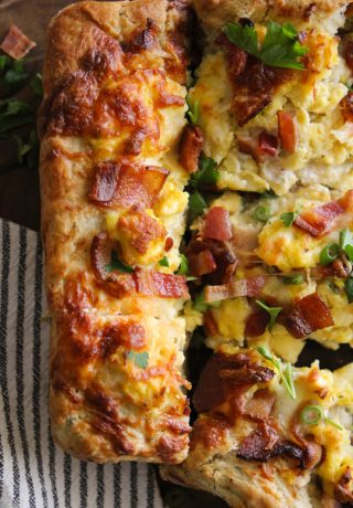 The Best Deep Dish Breakfast Pizza - Mozie