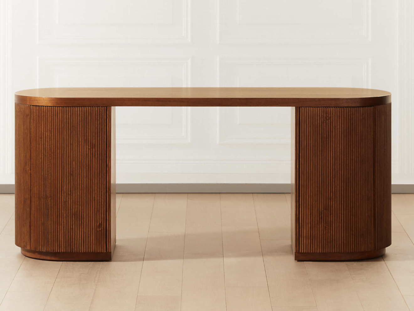 15 Aesthetic Modern Office Desks to Refresh Your Work From Home Setup ...