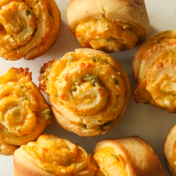 Cheddar Jalapeño Rolls - Mozie