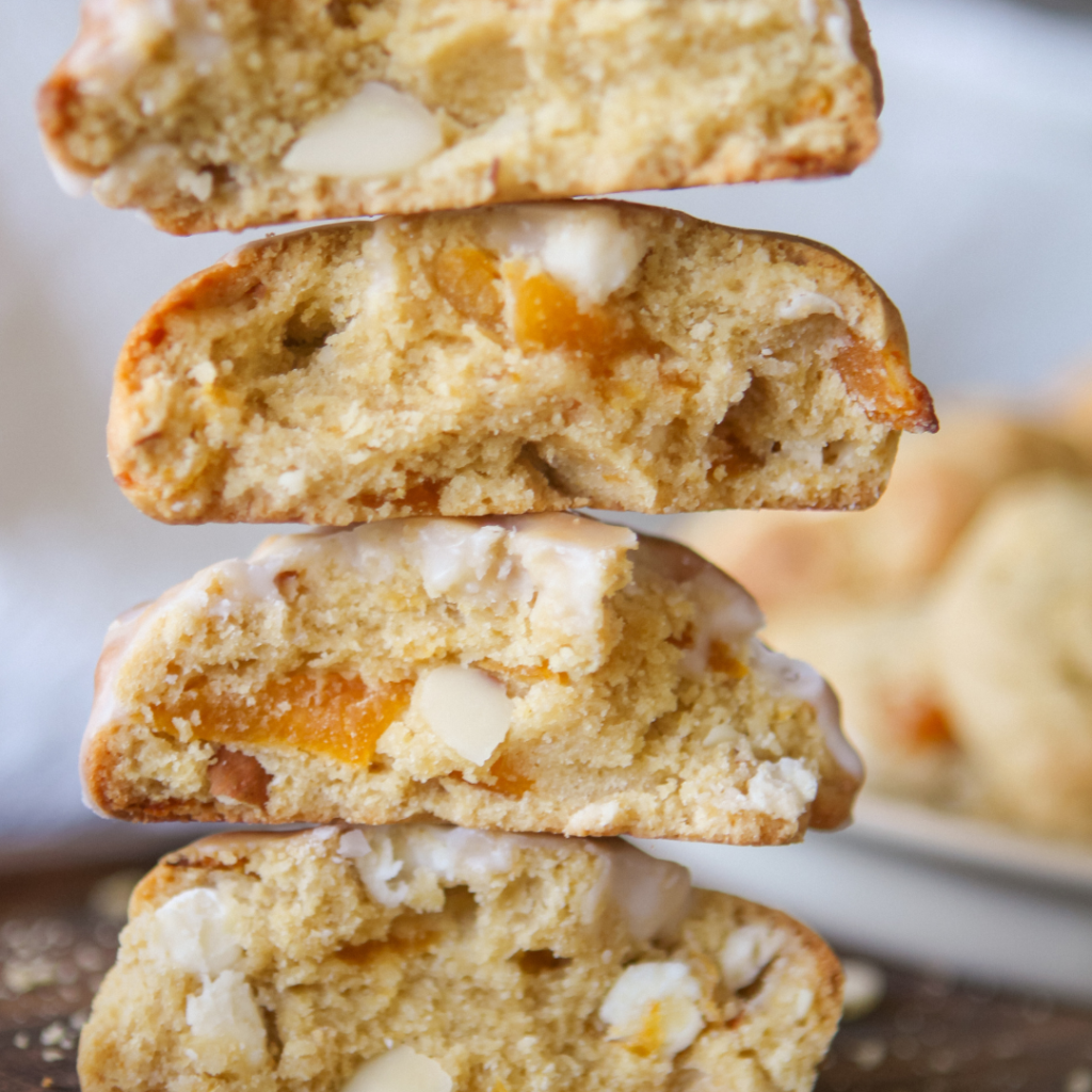 Apricot Almond White Chocolate Chip Cookies - Mozie