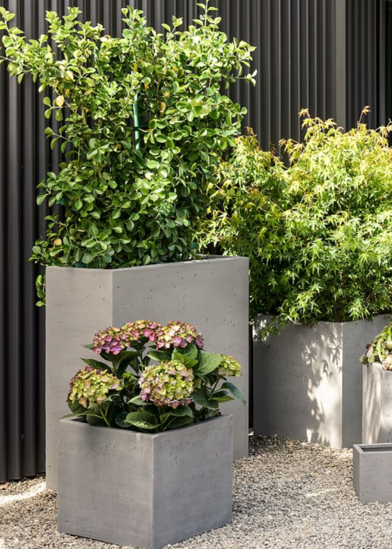 12 Gorgeous Modern Outdoor Pots and Planters to Spruce Up Your Outdoor ...