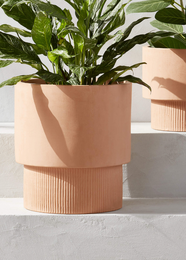 12 Gorgeous Modern Outdoor Pots and Planters to Spruce Up Your Outdoor ...