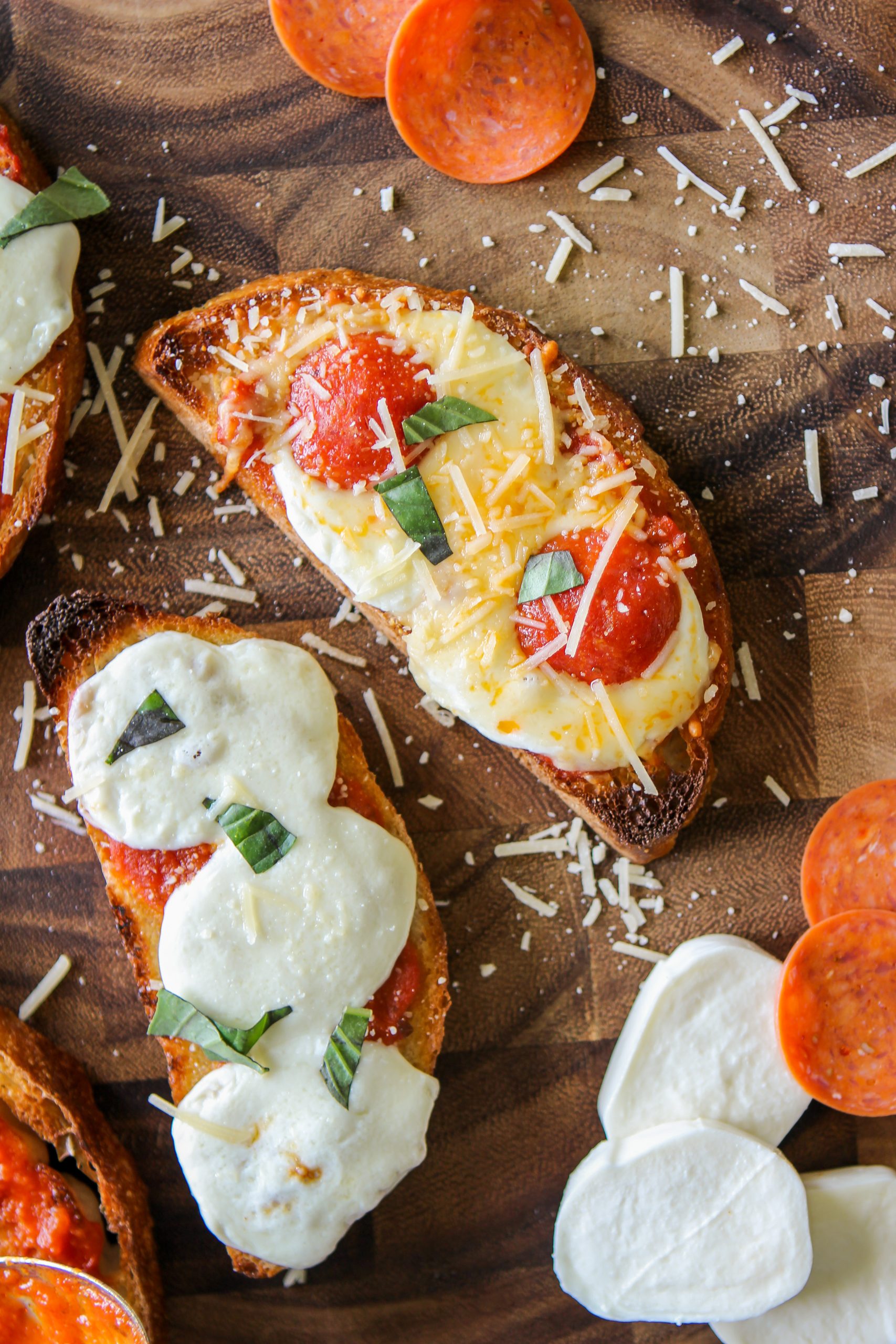The Best Margherita Pizza Toast - Mozie