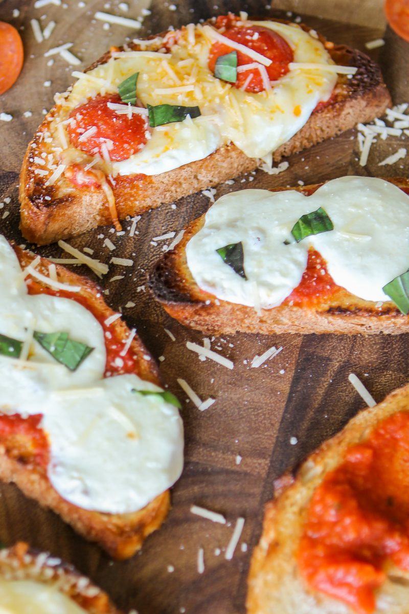 The Best Margherita Pizza Toast - Mozie