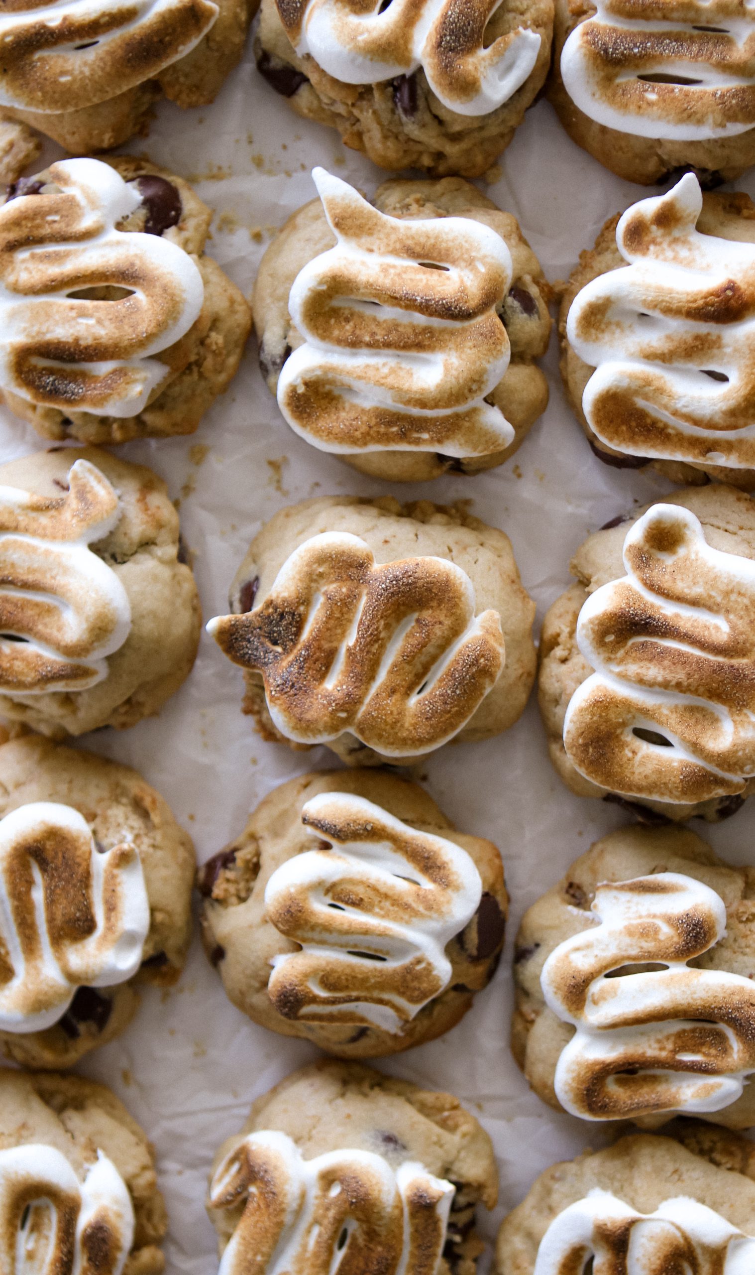 The Best S’mores Cookies with Marshmallow Meringue - Mozie