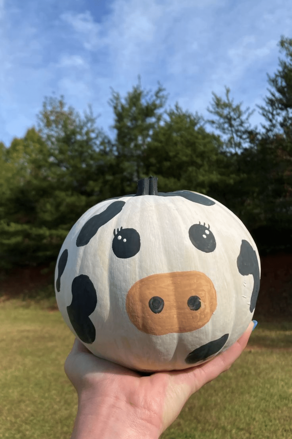 16 Mini Pumpkin Painting Ideas To Copy This Spooky Season - Mozie