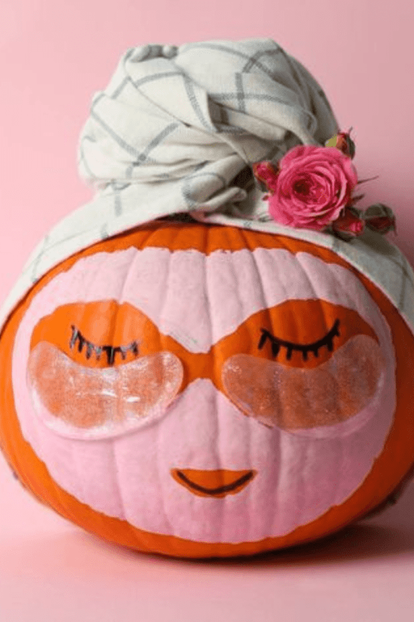 16 Mini Pumpkin Painting Ideas To Copy This Spooky Season - Mozie
