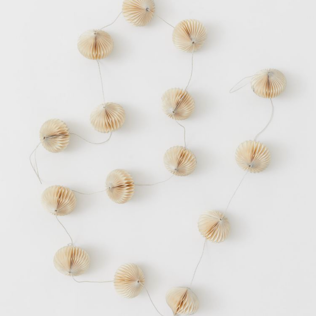 The Absolute Best Neutral Christmas Decor to Make a Cozy Holiday Home