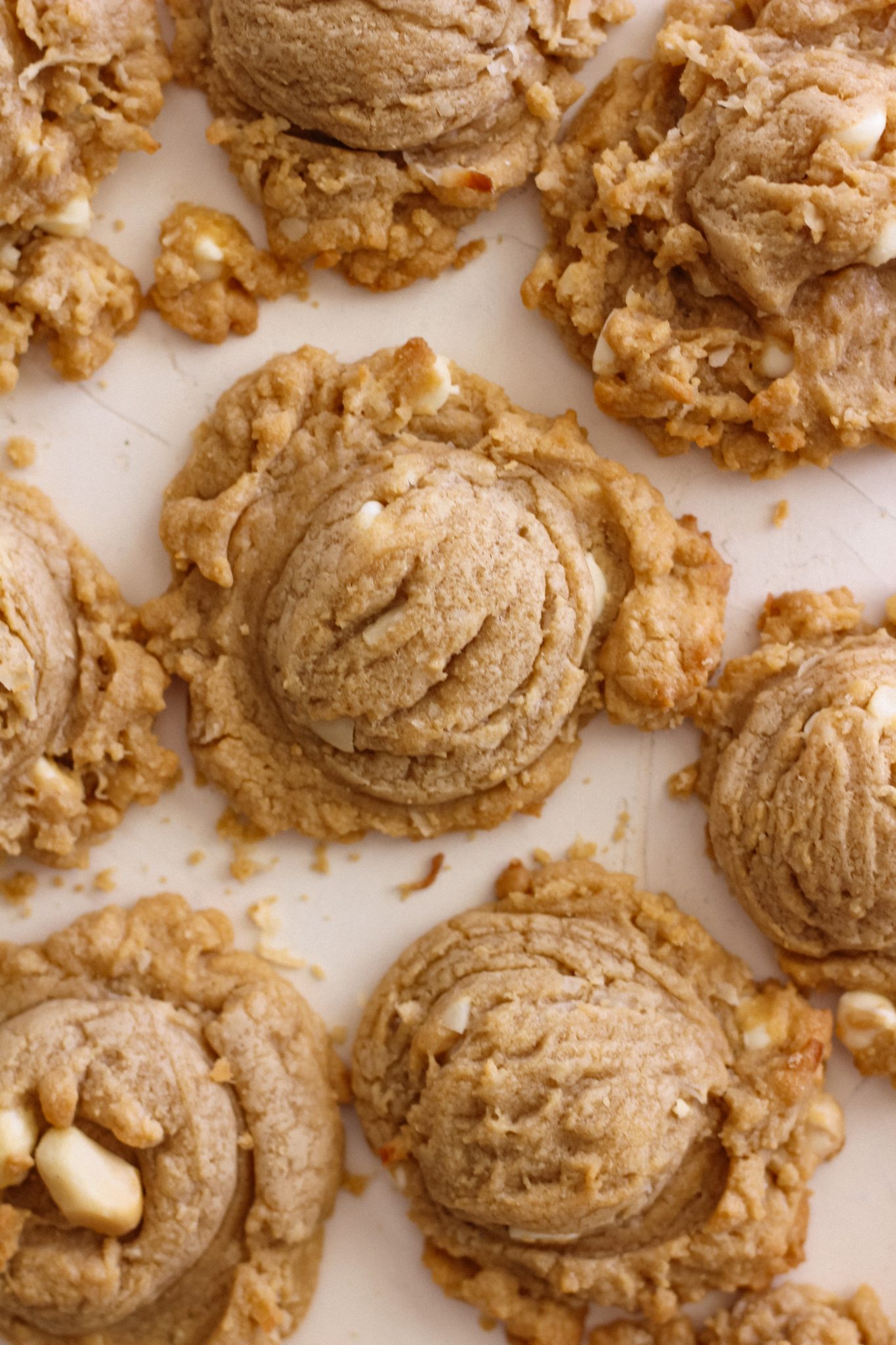Biscoff White Chocolate Macadamia Nut Cookies - Mozie