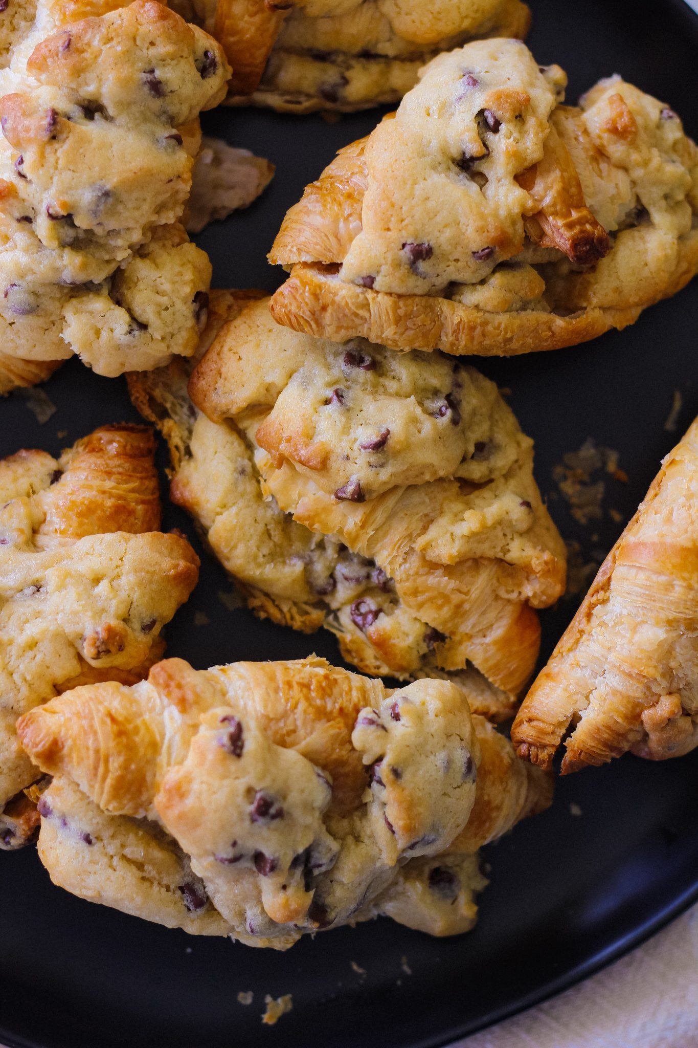 Mini Chocolate Chip Cookie Croissants (Le Crookie) - Mozie