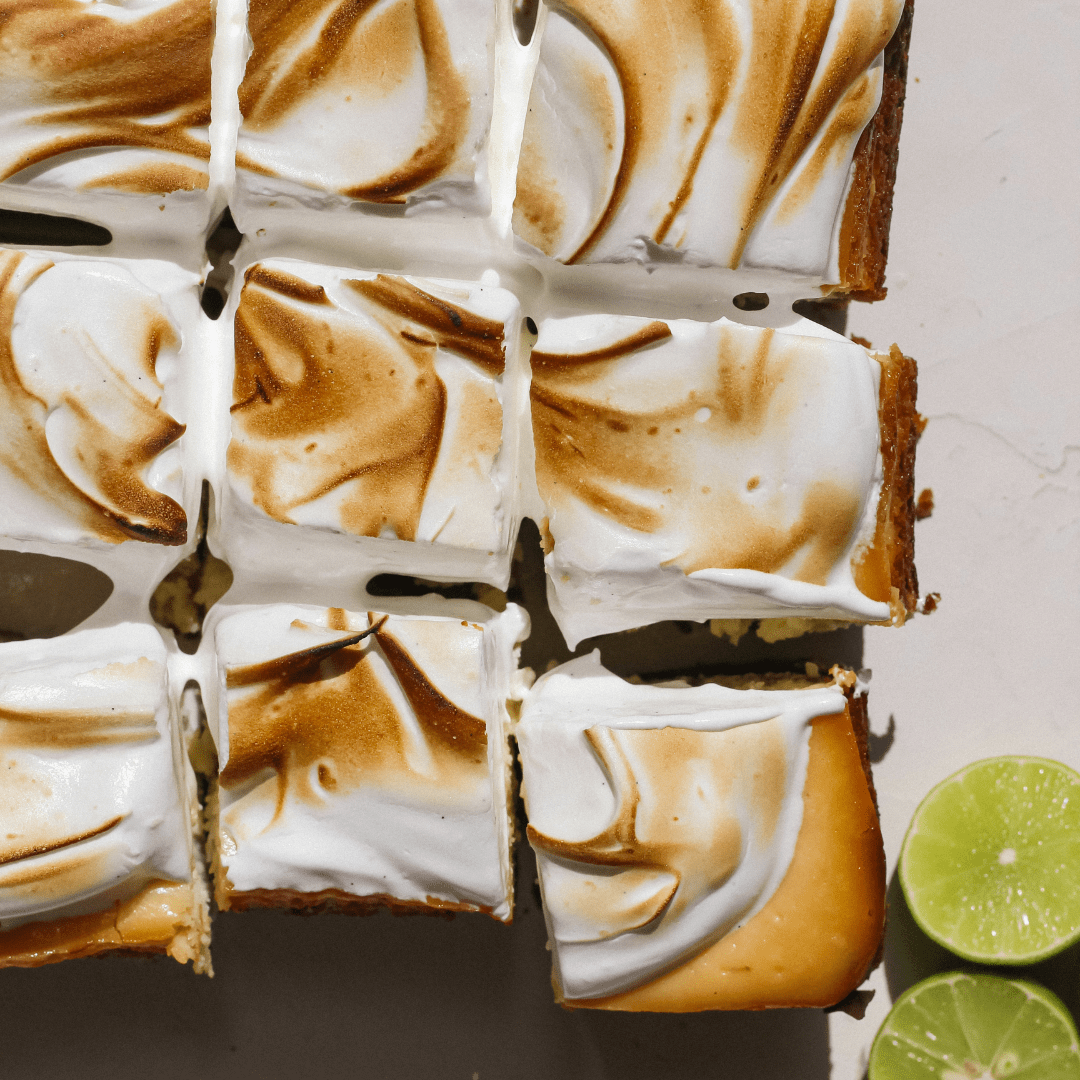 Key Lime Cheesecake Bars with Ginger Snap Cookie Crust - Mozie