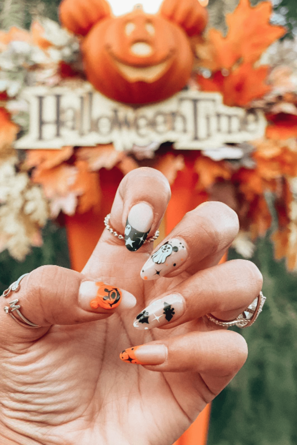 27 Cute Halloween Nail Ideas to Get Into the Spooky Spirit - Mozie