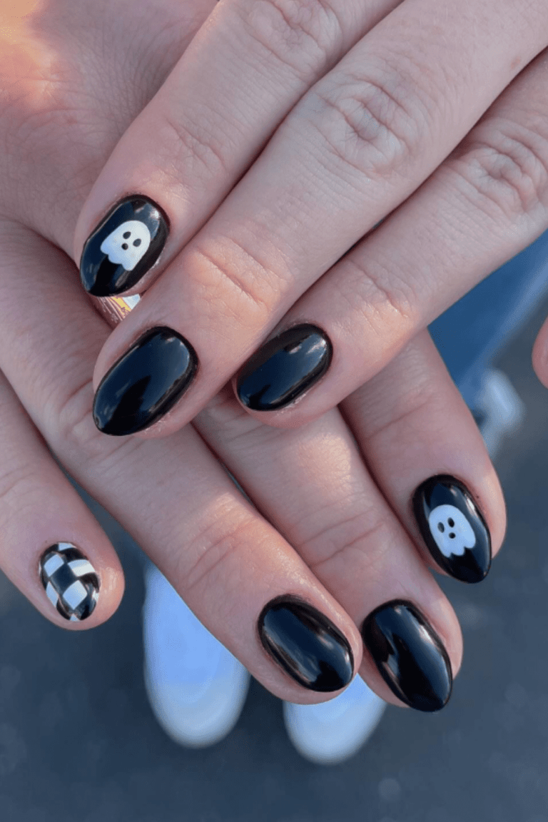27 Cute Halloween Nail Ideas to Get Into the Spooky Spirit - Mozie