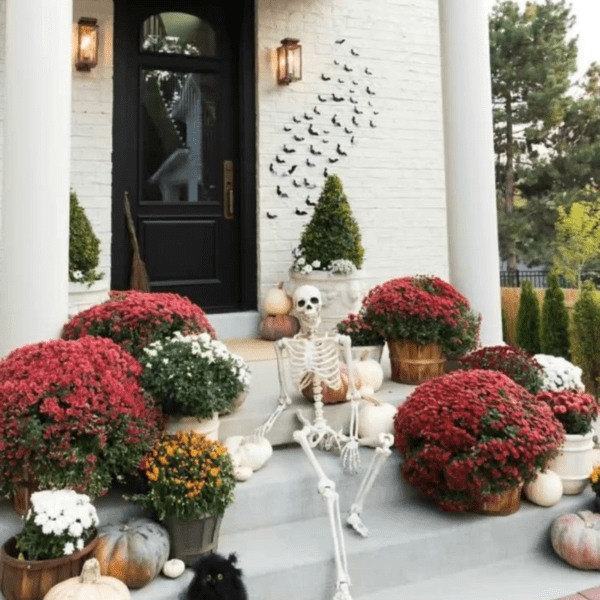 12 Fall Front Porch Decor Ideas to Make a Cozy Entrance - Mozie