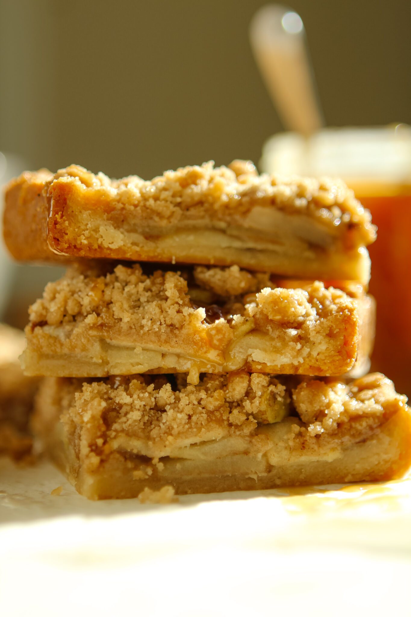 Caramel Apple Dessert Bars - Mozie