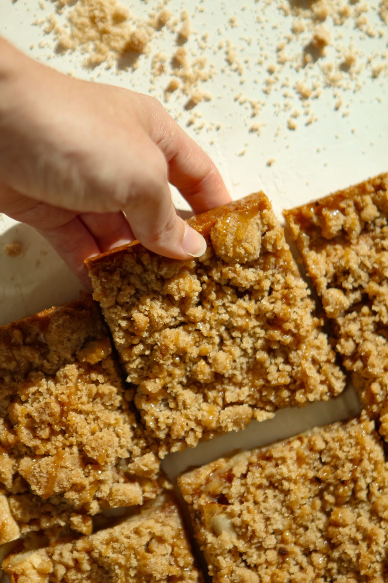 Caramel Apple Dessert Bars - Mozie
