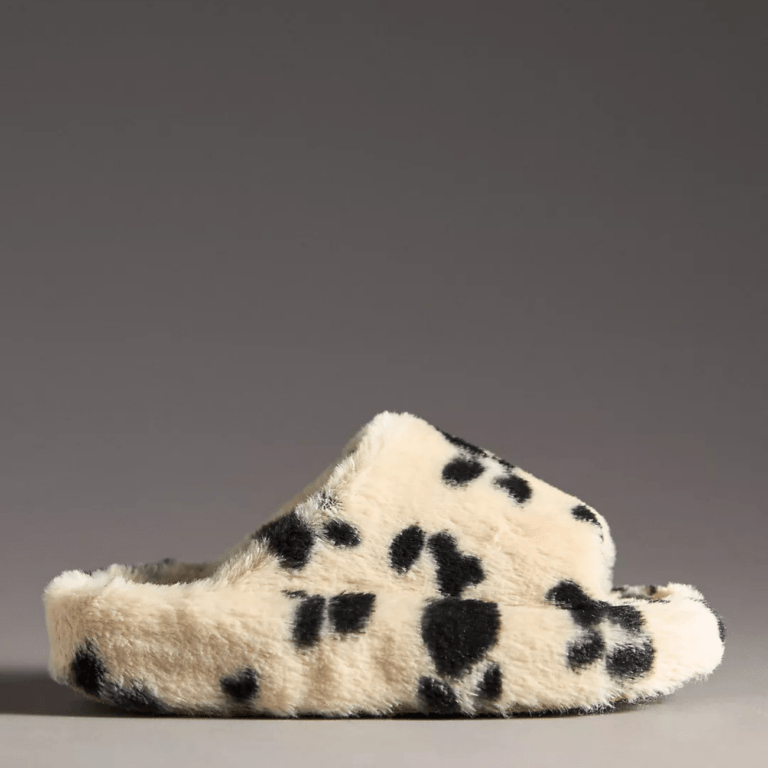 16 Cozy Slippers for Lounging on Cold Winter Days - Mozie