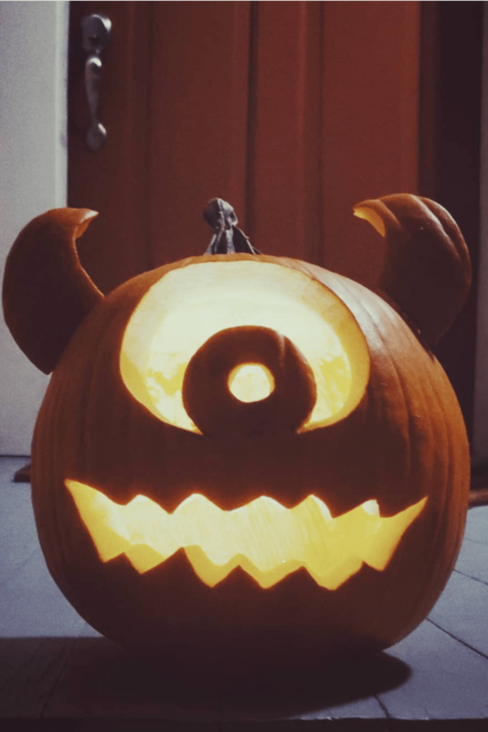 21 Creative Pumpkin Carving Ideas to Recreate for Spooky Season - Mozie