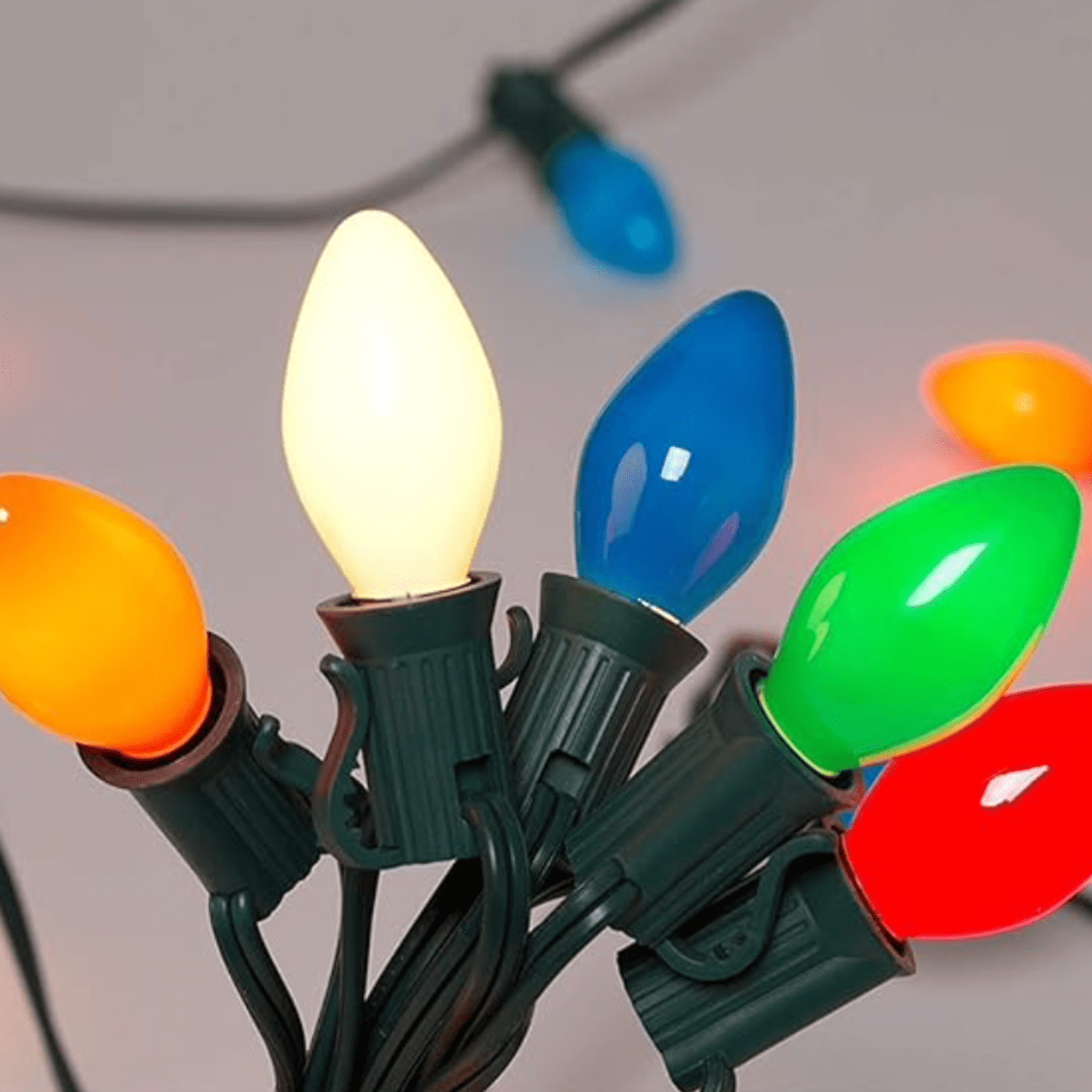 Nostalgic '90s Christmas Tree Decorations - Mozie