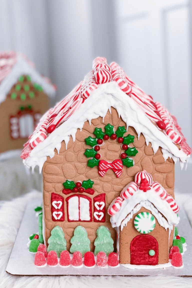 18 Adorable Gingerbread House Ideas That Are Holiday Perfection - Mozie