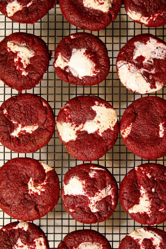 Red Velvet Marshmallow Cookies - Mozie