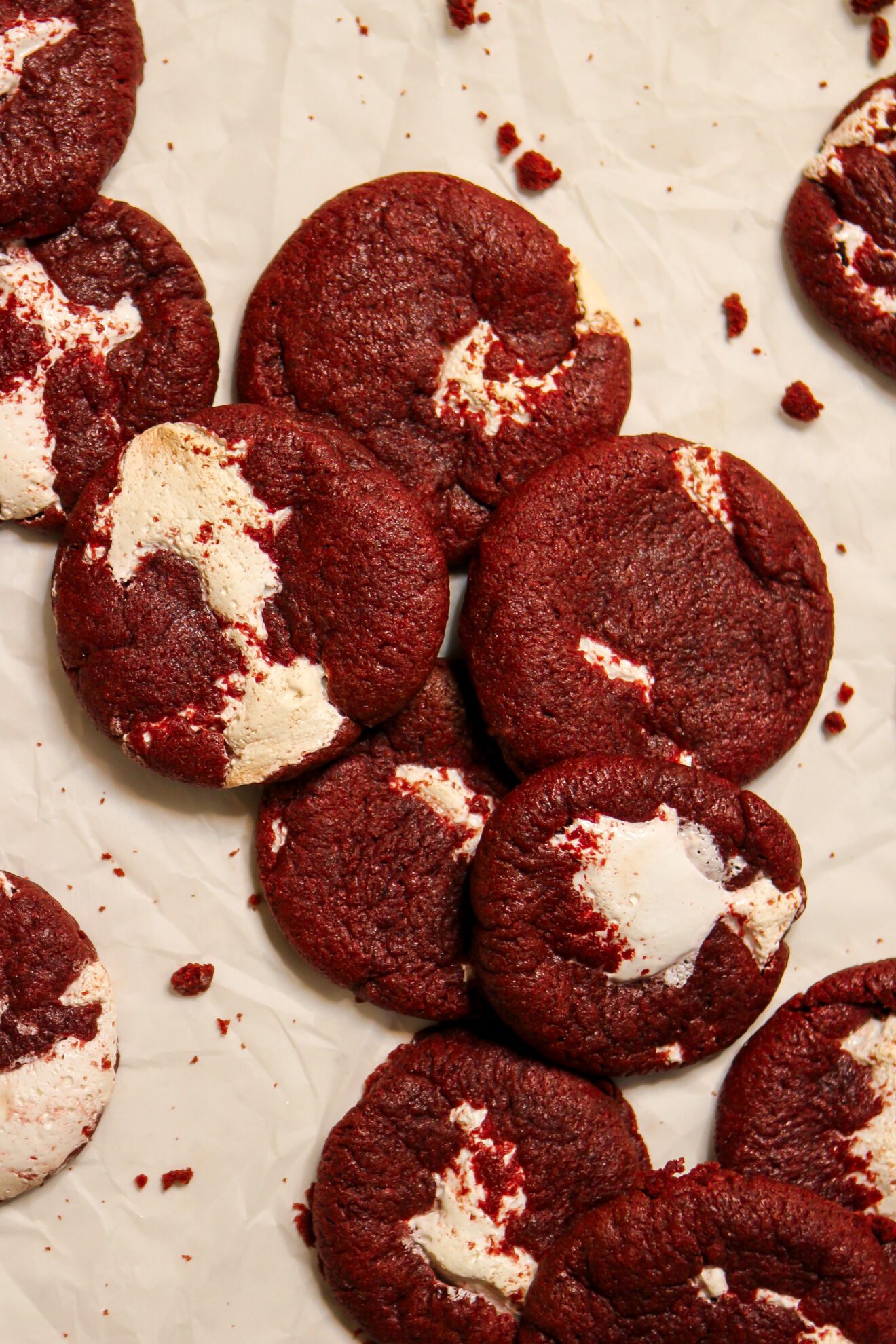 Red Velvet Marshmallow Cookies - Mozie