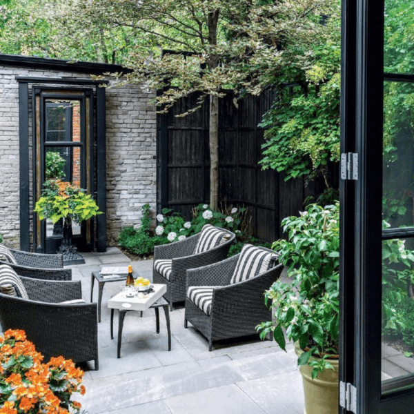 12 Small Backyard Designs to Create an Outdoor Oasis - Mozie