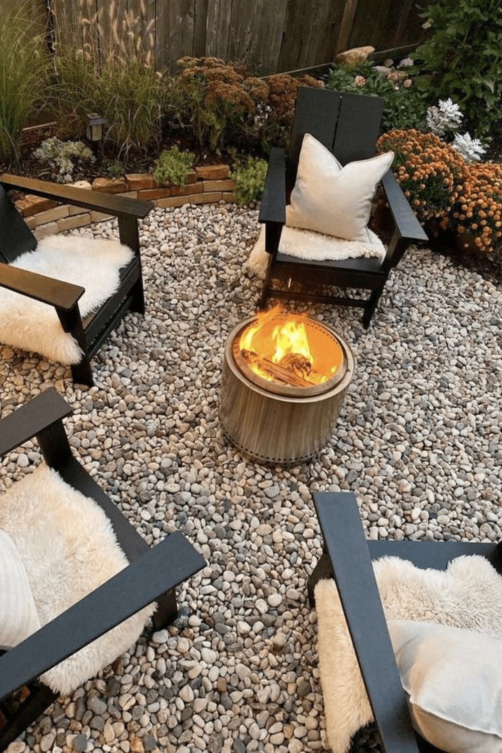 12 Small Backyard Designs to Create an Outdoor Oasis - Mozie