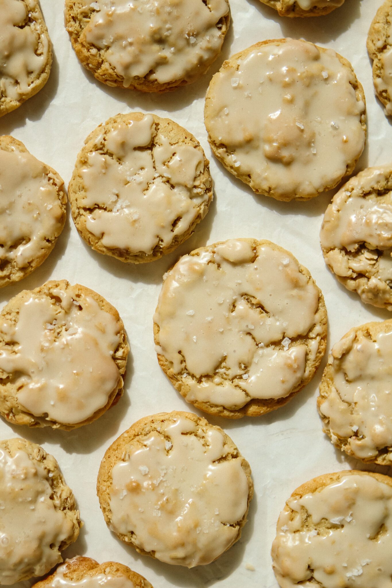 Glazed Maple Oatmeal Cookies - Mozie