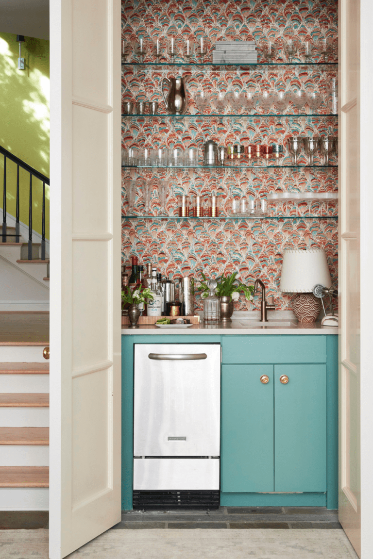 14 Built-In Bar Nooks That’ll Level Up Entertaining At Home - Mozie