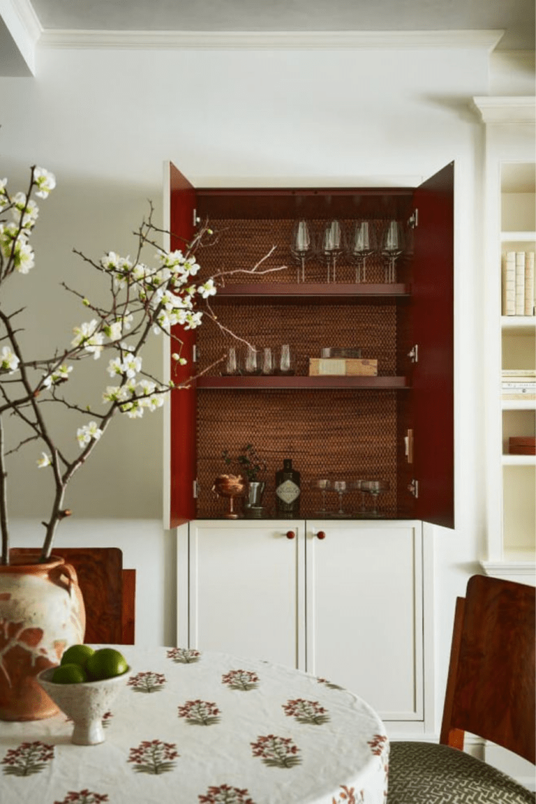 14 Built-In Bar Nooks That’ll Level Up Entertaining At Home - Mozie