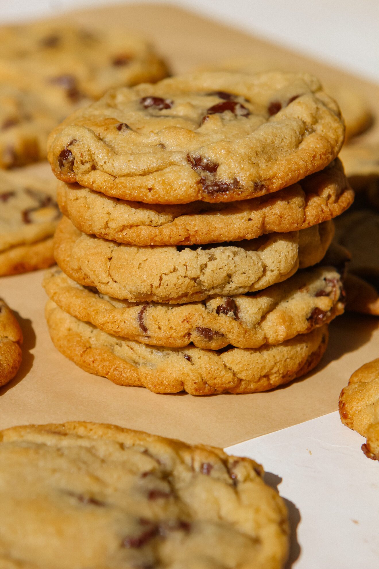 The BEST Chocolate Chip Cookies - Mozie