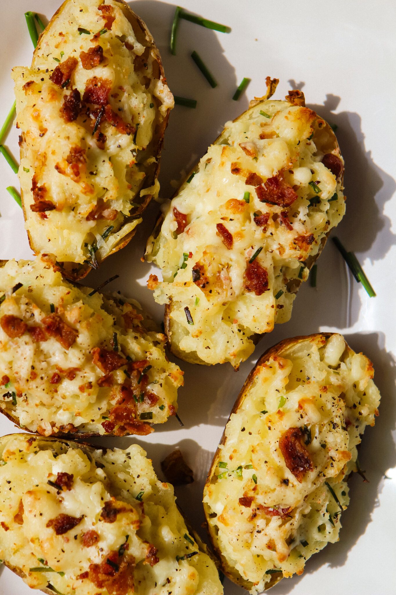 Bacon Cheese and Chive Stuffed Baked Potatoes - Mozie