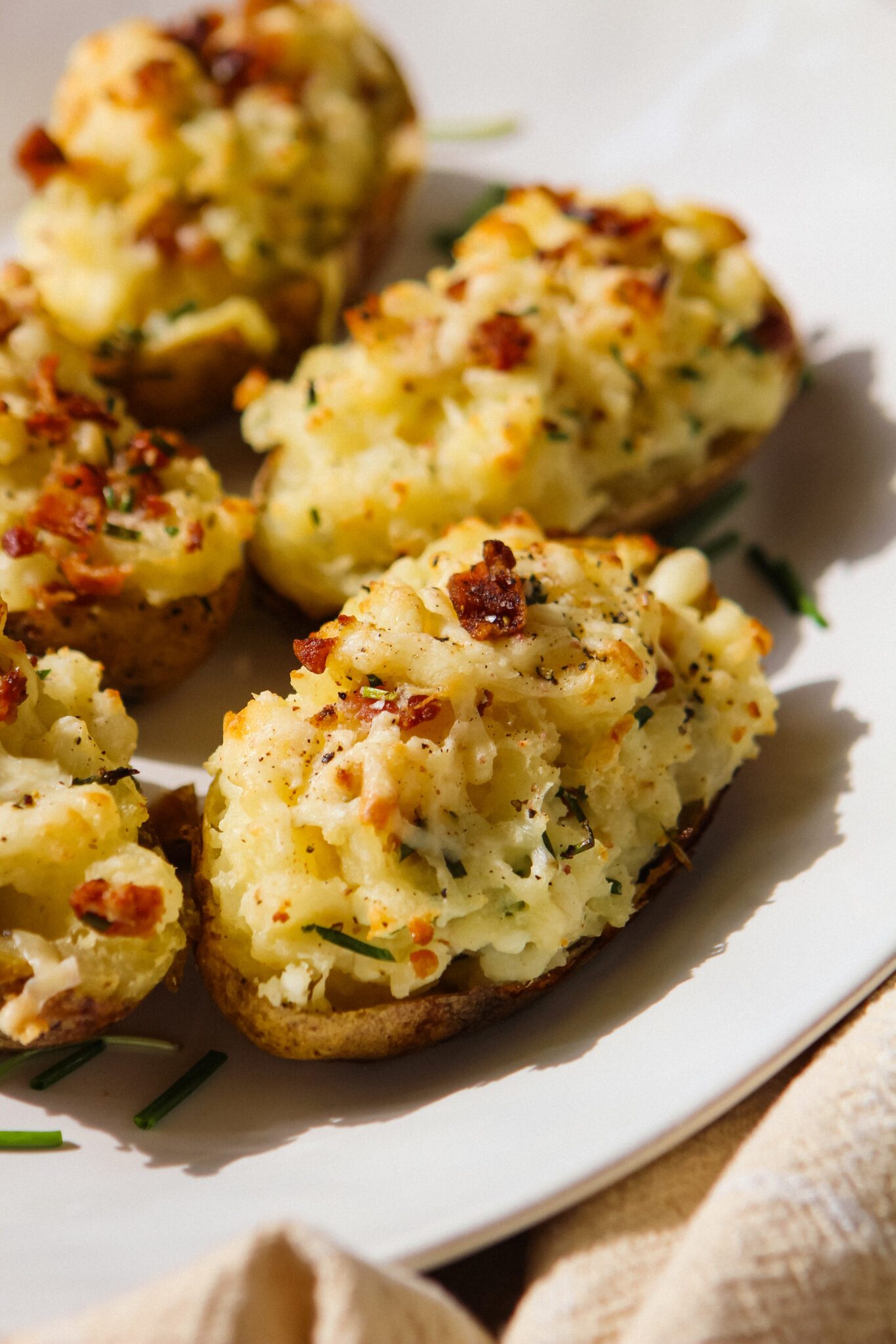 Bacon Cheese and Chive Stuffed Baked Potatoes - Mozie