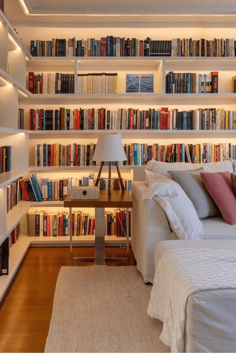 16 Cozy Small Library Rooms You'll Never Want to Leave - Mozie