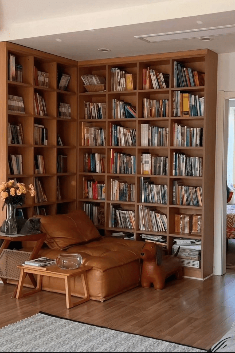 16 Cozy Small Library Rooms You'll Never Want to Leave - Mozie