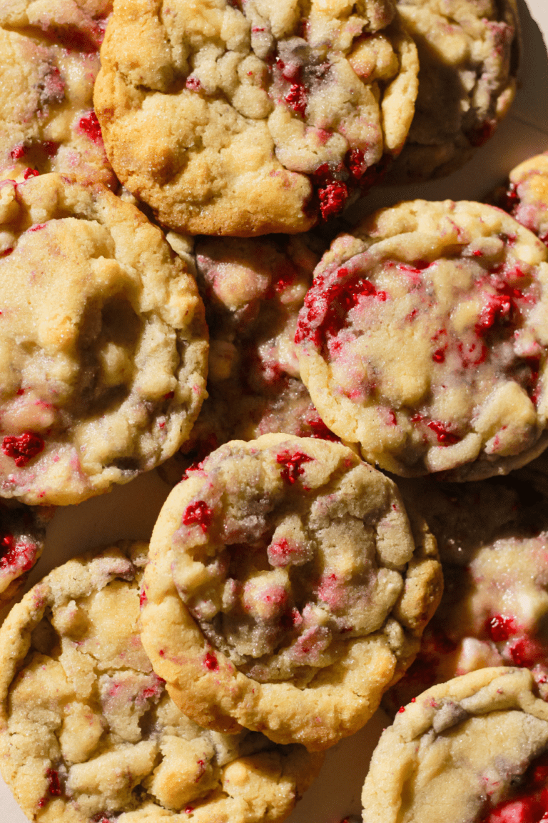 Raspberry White Chocolate Chip Cookies - Mozie