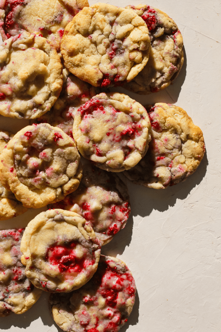 Raspberry White Chocolate Chip Cookies - Mozie