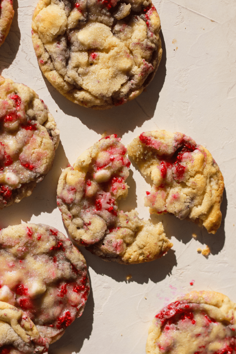 Raspberry White Chocolate Chip Cookies - Mozie